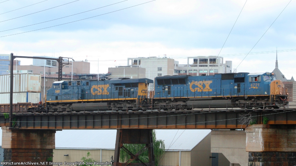 CSX 4721 & 5491 on Q190.